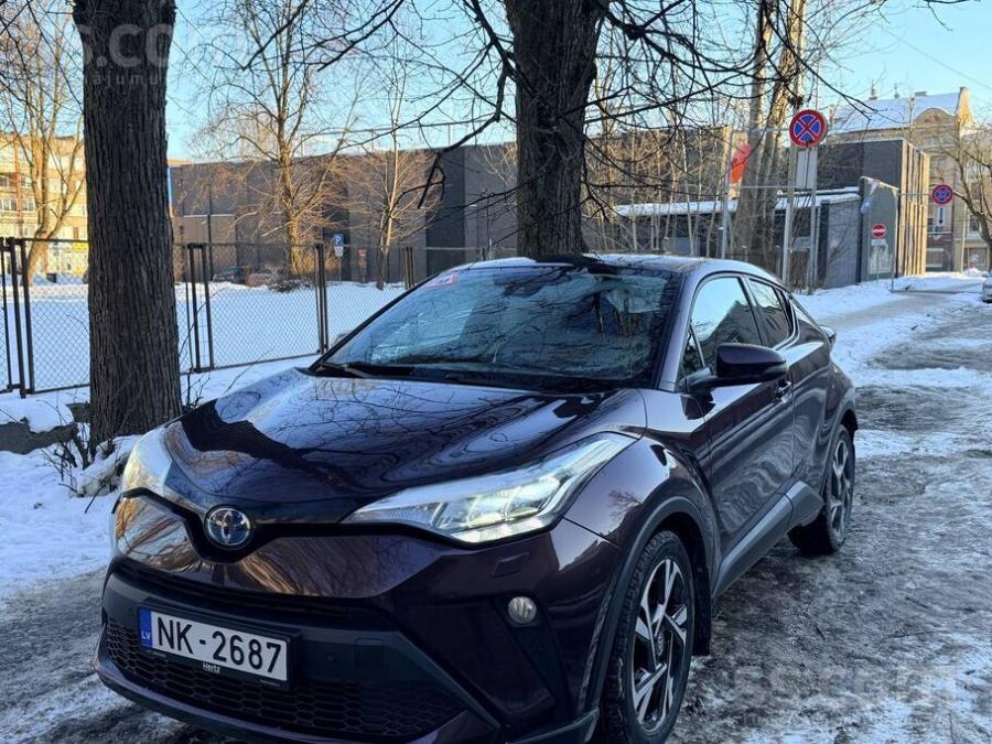 Фиолетовый Тойота C-HR 2023 в Рига, объемом двигателя 1.80 л и пробегом 54 тыс. км за 22000 €, фото 1 на AUTOMOTO.COM.LV