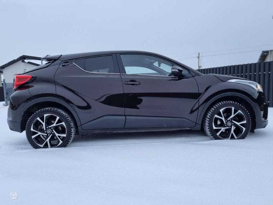 Violets Toyota C-HR 2019 Alīta, ar dzinēja tilpumu 1.20 L un nobraukumu 88 tūkst. km par 11500 €, foto 12 vietnē AUTOMOTO.COM.LV