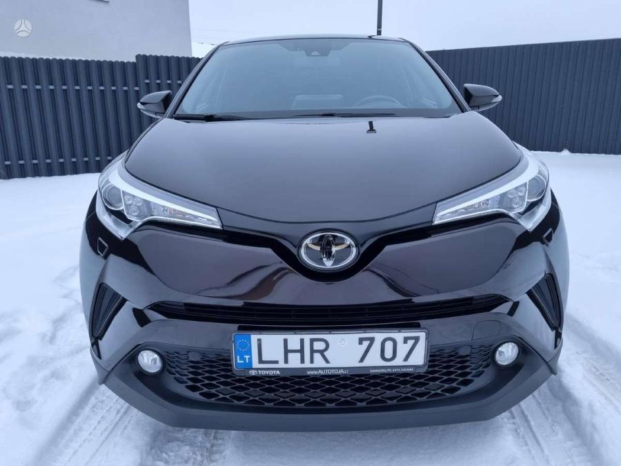 Violet Toyota C-HR 2019 in Alytus, with an engine capacity of 1.20 L and mileage of 88 thousand km for 11500 €, photo 4 on AUTOMOTO.COM.LV