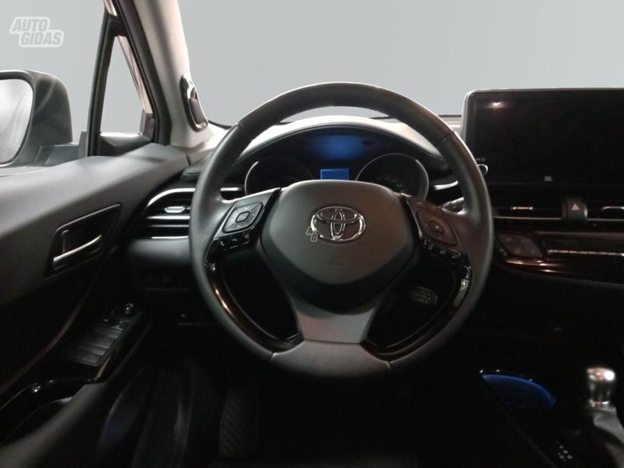 Violet Toyota C-HR 2022 in Kaunas, with an engine capacity of 0.00 L and mileage of 60 thousand km for 28815 €, photo 10 on AUTOMOTO.COM.LV