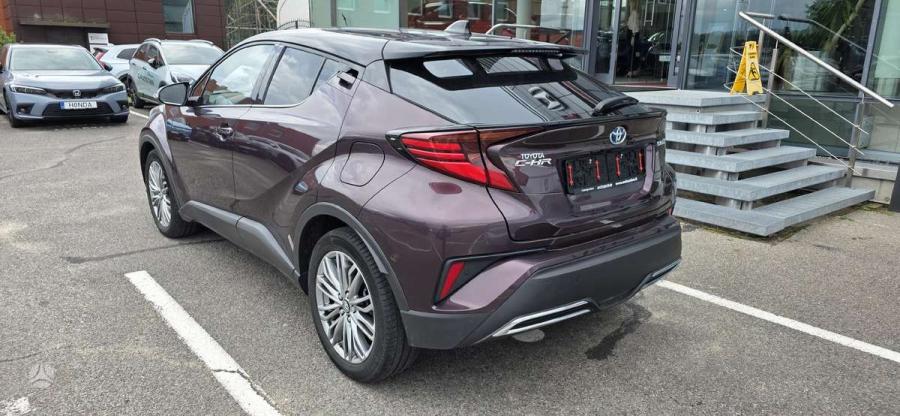 Violets Toyota C-HR 2022 Viļņa, ar dzinēja tilpumu 1.99 L un nobraukumu 95 tūkst. km par 21999 €, foto 5 vietnē AUTOMOTO.COM.LV