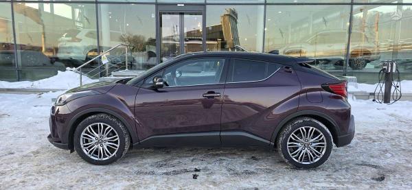 Violets Toyota C-HR 2022 Viļņa, ar dzinēja tilpumu 1.99 L un nobraukumu 95 tūkst. km par 24980 €, foto 4 vietnē AUTOMOTO.COM.LV