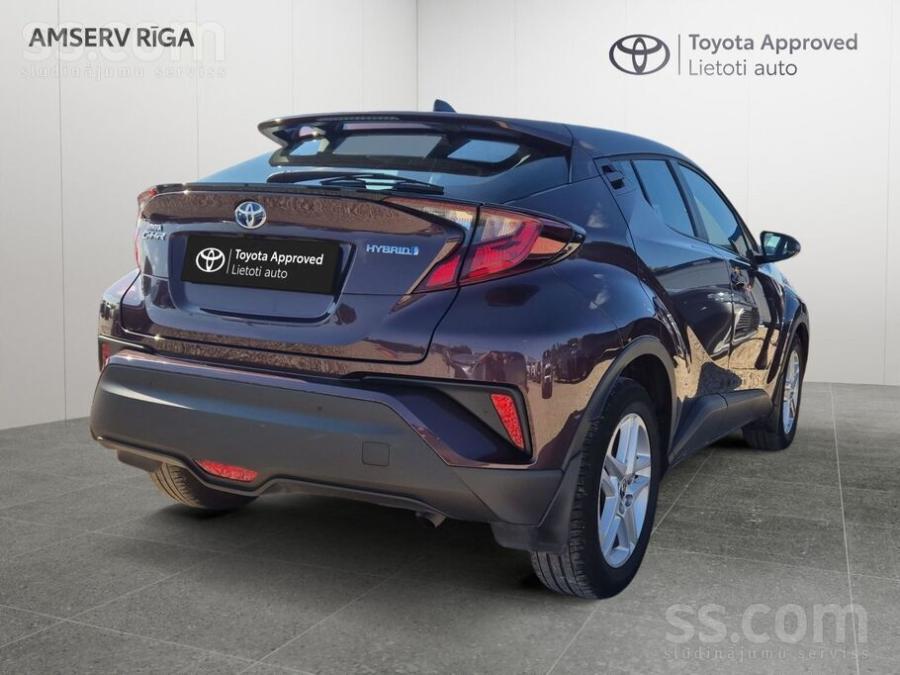 Violets Toyota C-HR 2022 Rīga, ar dzinēja tilpumu 1.80 L un nobraukumu 80 tūkst. km par 20900 €, foto 3 vietnē AUTOMOTO.COM.LV