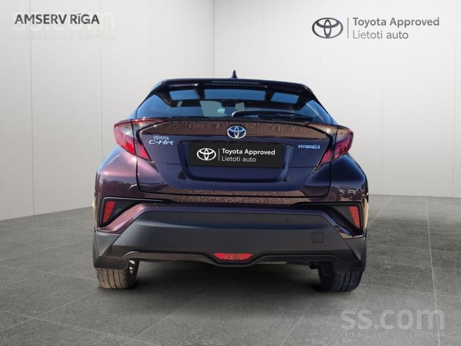 Violets Toyota C-HR 2022 Rīga, ar dzinēja tilpumu 1.80 L un nobraukumu 80 tūkst. km par 20900 €, foto 5 vietnē AUTOMOTO.COM.LV