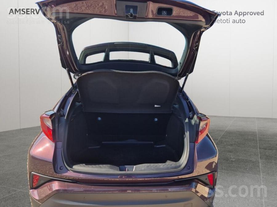 Violets Toyota C-HR 2022 Rīga, ar dzinēja tilpumu 1.80 L un nobraukumu 80 tūkst. km par 20900 €, foto 11 vietnē AUTOMOTO.COM.LV