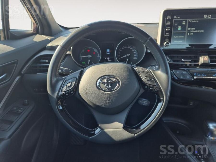 Violets Toyota C-HR 2022 Rīga, ar dzinēja tilpumu 1.80 L un nobraukumu 80 tūkst. km par 20900 €, foto 13 vietnē AUTOMOTO.COM.LV
