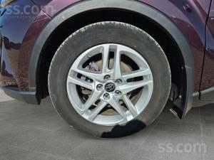 Violets Toyota C-HR 2022 Rīga, ar dzinēja tilpumu 1.80 L un nobraukumu 80 tūkst. km par 20900 €, foto 16 vietnē AUTOMOTO.COM.LV