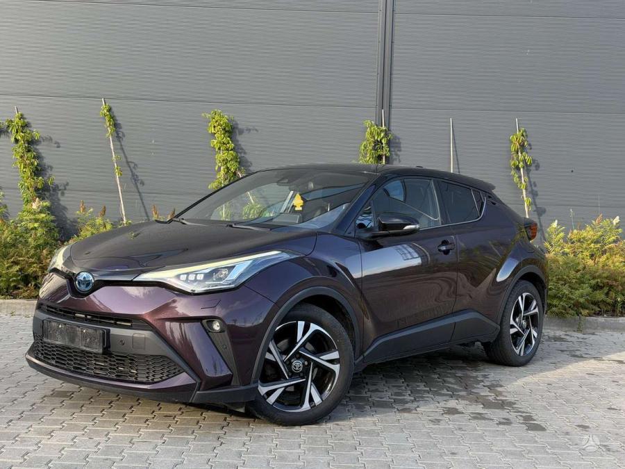 Violet Toyota C-HR 2022 in Vilnius, with an engine capacity of 1.80 L and mileage of 141 thousand km for 18999 €, photo 3 on AUTOMOTO.COM.LV