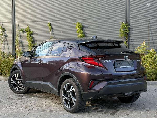 Фиолетовый Тойота C-HR 2022 в Вильнюс, объемом двигателя 1.80 л и пробегом 141 тыс. км за 18999 €, фото 3 на AUTOMOTO.COM.LV