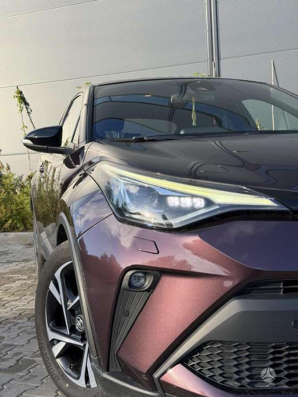 Фиолетовый Тойота C-HR 2022 в Вильнюс, объемом двигателя 1.80 л и пробегом 141 тыс. км за 18999 €, фото 4 на AUTOMOTO.COM.LV