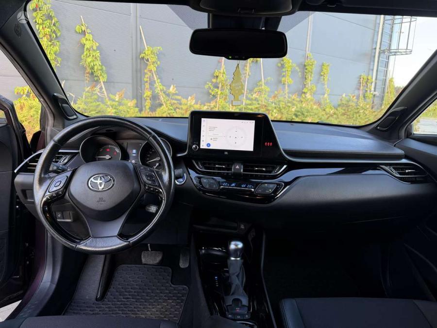 Violet Toyota C-HR 2022 in Vilnius, with an engine capacity of 1.80 L and mileage of 141 thousand km for 18999 €, photo 17 on AUTOMOTO.COM.LV