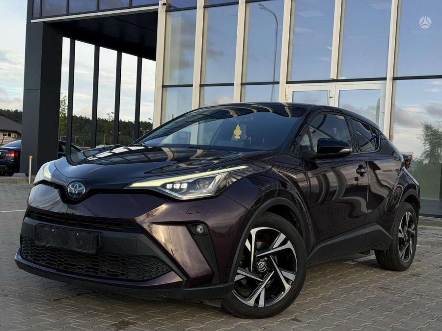 Violet Toyota C-HR 2022 in Vilnius, with an engine capacity of 1.80 L and mileage of 141 thousand km for 18999 €, photo 21 on AUTOMOTO.COM.LV