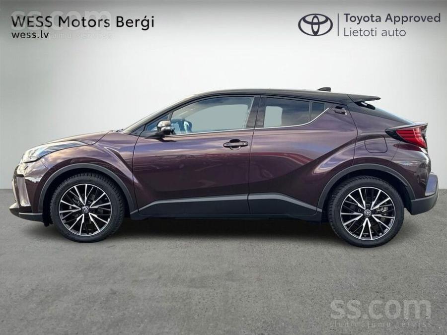 Violet Toyota C-HR 2023 in Riga, with an engine capacity of 1.80 L and mileage of 20 thousand km for 30990 €, photo 3 on AUTOMOTO.COM.LV