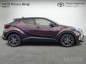 Violet Toyota C-HR 2023 in Riga, with an engine capacity of 1.80 L and mileage of 20 thousand km for 30990 €, photo 24 on AUTOMOTO.COM.LV