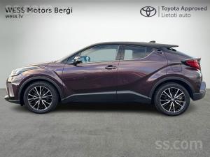 Violet Toyota C-HR 2023 in Riga, with an engine capacity of 1.80 L and mileage of 20 thousand km for 28990 €, photo 3 on AUTOMOTO.COM.LV