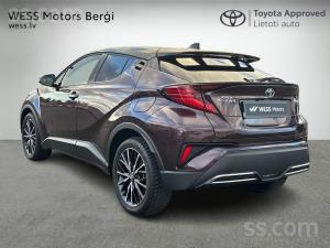 Violet Toyota C-HR 2023 in Riga, with an engine capacity of 1.80 L and mileage of 20 thousand km for 28990 €, photo 25 on AUTOMOTO.COM.LV