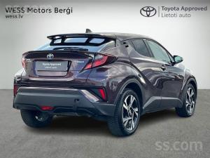 Фиолетовый Тойота C-HR 2023 в Рига, объемом двигателя 1.80 л и пробегом 51 тыс. км за 22990 €, фото 2 на AUTOMOTO.COM.LV