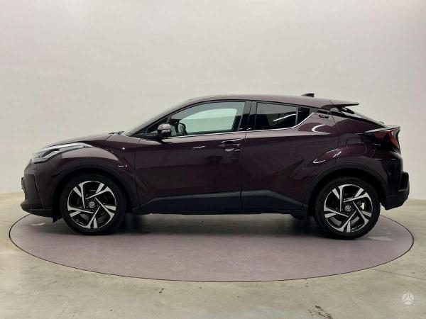 Violets Toyota C-HR 2023 Panevēža, ar dzinēja tilpumu 1.80 L un nobraukumu 51 tūkst. km par 23500 €, foto 5 vietnē AUTOMOTO.COM.LV