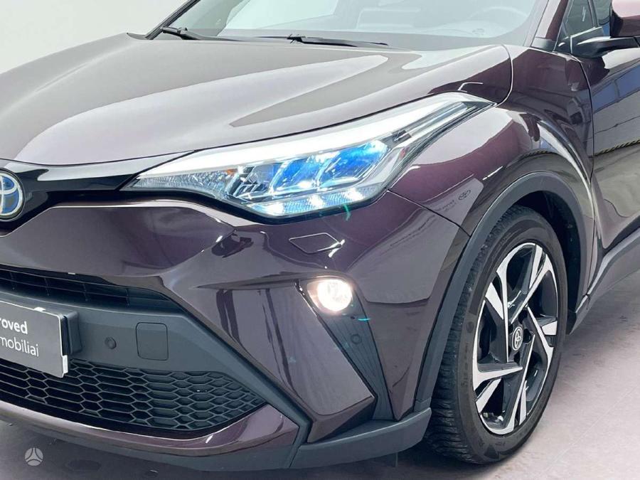 Violets Toyota C-HR 2023 Panevēža, ar dzinēja tilpumu 1.80 L un nobraukumu 51 tūkst. km par 23500 €, foto 35 vietnē AUTOMOTO.COM.LV