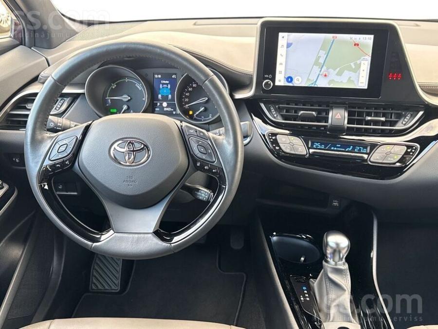 Violet Toyota C-HR 2023 in Riga, with an engine capacity of 2.00 L and mileage of 20 thousand km for 28990 €, photo 10 on AUTOMOTO.COM.LV