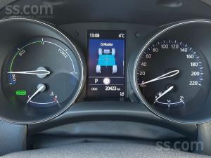 Violet Toyota C-HR 2023 in Riga, with an engine capacity of 2.00 L and mileage of 20 thousand km for 28990 €, photo 14 on AUTOMOTO.COM.LV