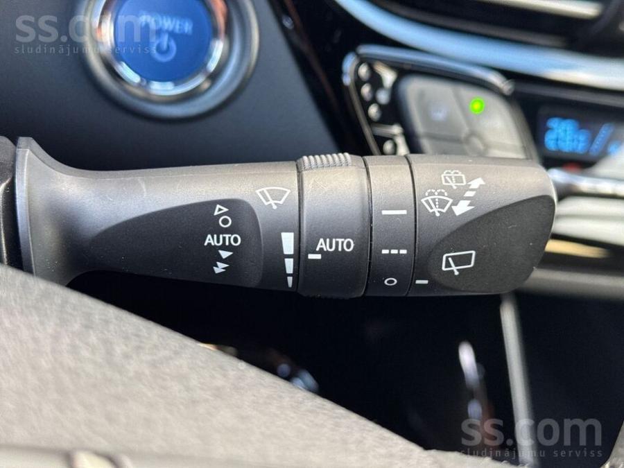 Violet Toyota C-HR 2023 in Riga, with an engine capacity of 2.00 L and mileage of 20 thousand km for 28990 €, photo 19 on AUTOMOTO.COM.LV