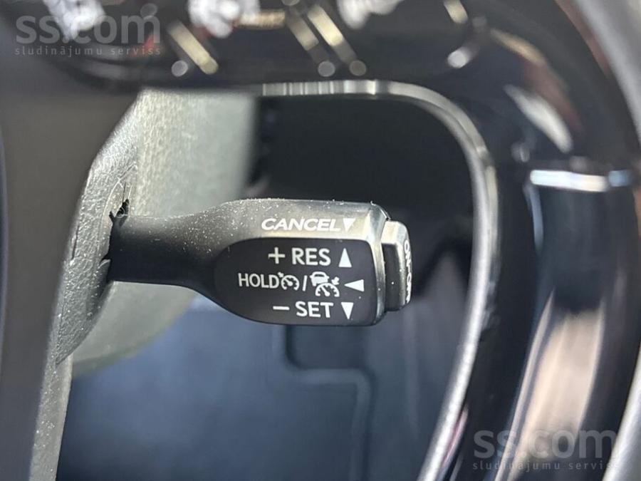 Violet Toyota C-HR 2023 in Riga, with an engine capacity of 2.00 L and mileage of 20 thousand km for 28990 €, photo 24 on AUTOMOTO.COM.LV