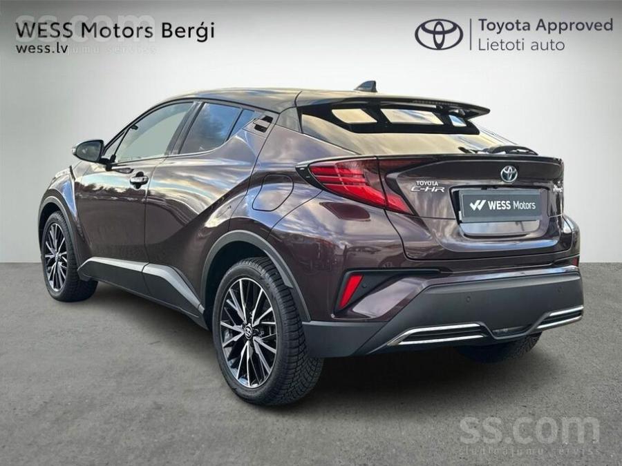 Violet Toyota C-HR 2023 in Riga, with an engine capacity of 2.00 L and mileage of 20 thousand km for 28990 €, photo 26 on AUTOMOTO.COM.LV