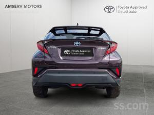 Фиолетовый Тойота C-HR 2023 в Рига, объемом двигателя 1.80 л и пробегом 43 тыс. км за 24900 €, фото 5 на AUTOMOTO.COM.LV