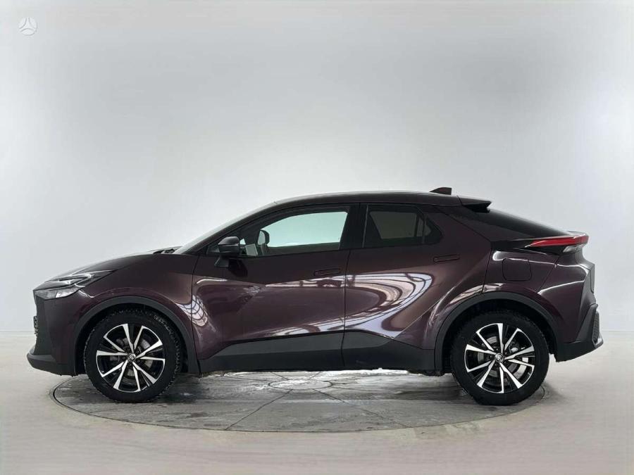 Violet Toyota C-HR 2024 in Vilnius, with an engine capacity of 1.80 L and mileage of 63 thousand km for 28900 €, photo 3 on AUTOMOTO.COM.LV