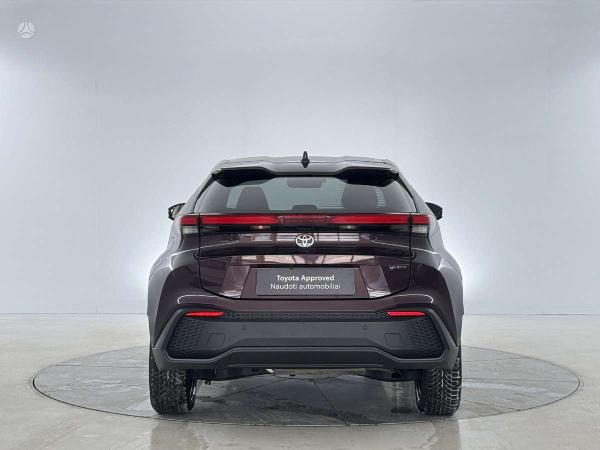 Фиолетовый Тойота C-HR 2024 в Вильнюс, объемом двигателя 1.80 л и пробегом 63 тыс. км за 28900 €, фото 4 на AUTOMOTO.COM.LV