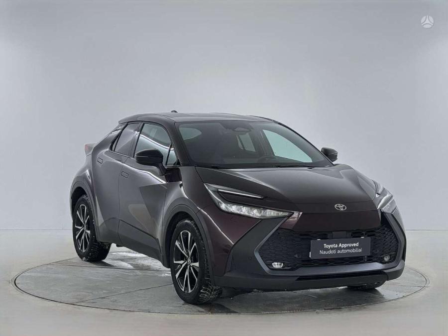 Violet Toyota C-HR 2024 in Vilnius, with an engine capacity of 1.80 L and mileage of 63 thousand km for 28900 €, photo 8 on AUTOMOTO.COM.LV