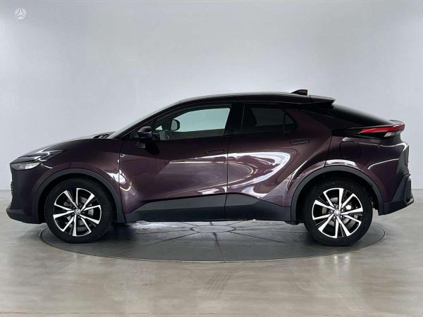 Violet Toyota C-HR 2024 in Vilnius, with an engine capacity of 1.80 L and mileage of 67 thousand km for 27900 €, photo 3 on AUTOMOTO.COM.LV