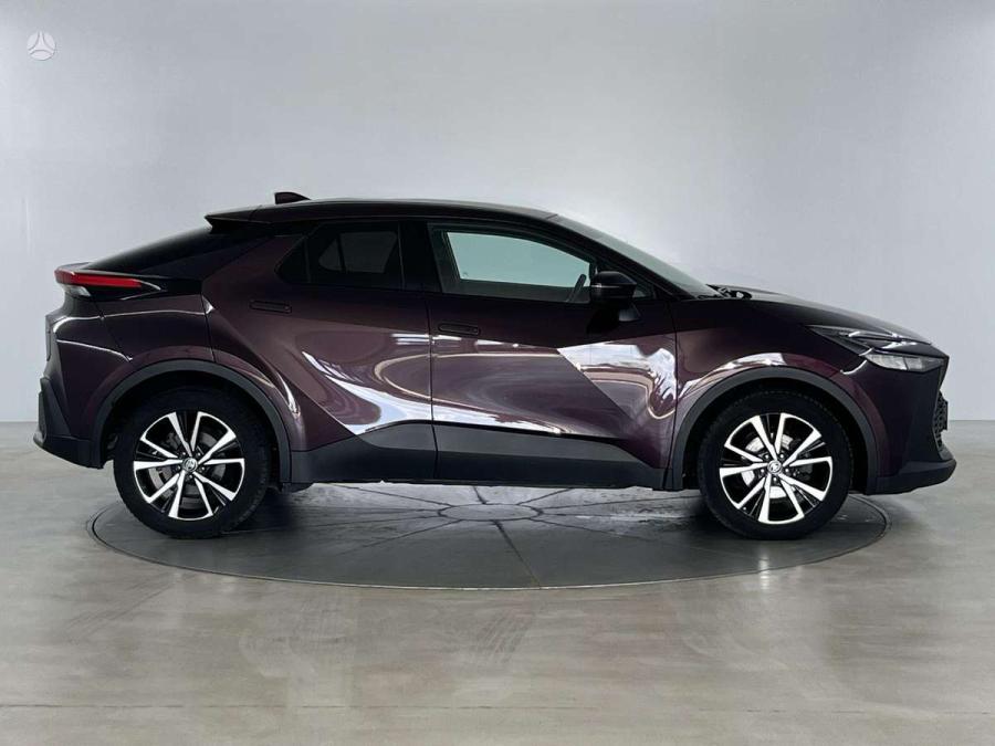 Фиолетовый Тойота C-HR 2024 в Вильнюс, объемом двигателя 1.80 л и пробегом 67 тыс. км за 27900 €, фото 17 на AUTOMOTO.COM.LV