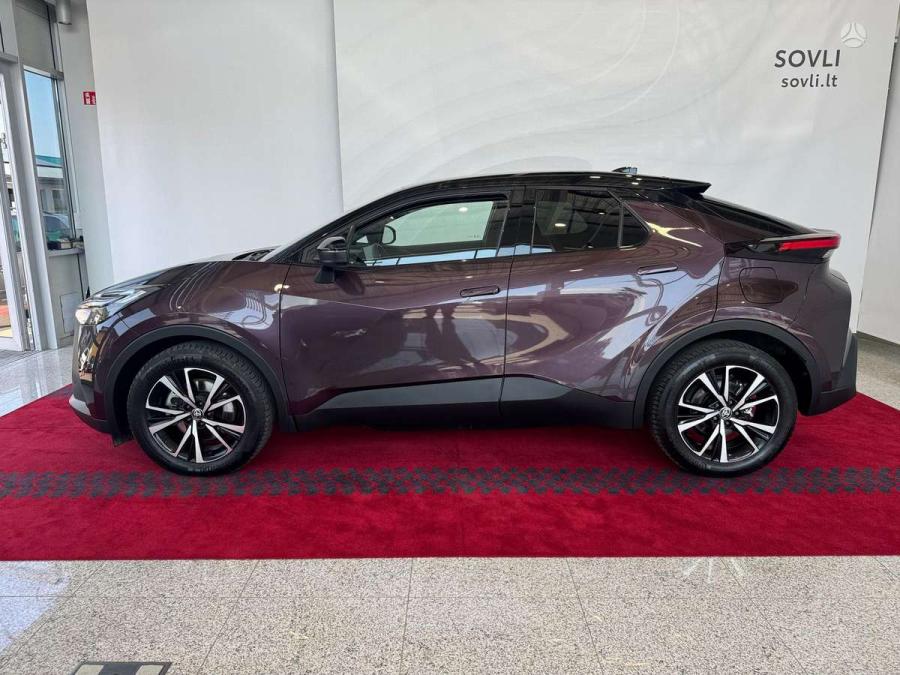 Violet Toyota C-HR 2024 in Siauliai, with an engine capacity of 1.99 L and mileage of 9 thousand km for 32900 €, photo 5 on AUTOMOTO.COM.LV