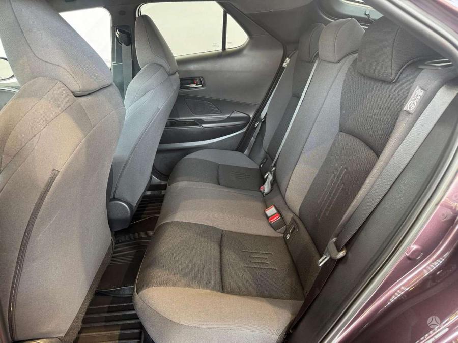 Violet Toyota C-HR 2024 in Siauliai, with an engine capacity of 1.99 L and mileage of 9 thousand km for 32900 €, photo 27 on AUTOMOTO.COM.LV