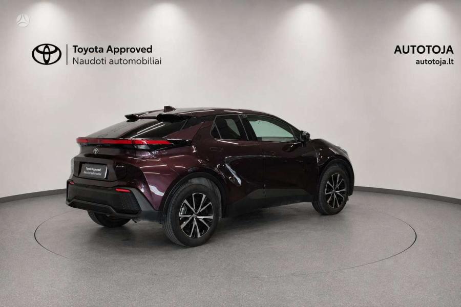 Фиолетовый Тойота C-HR 2024 в Каунас, объемом двигателя 1.80 л и пробегом 26 тыс. км за 29500 €, фото 3 на AUTOMOTO.COM.LV