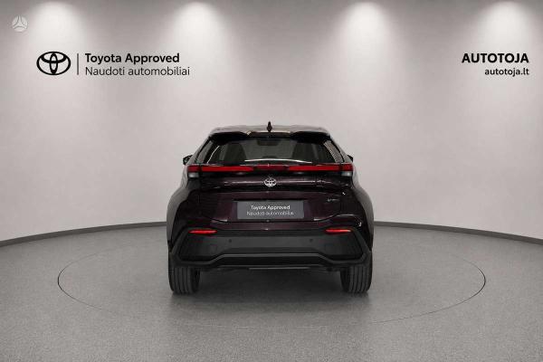 Фиолетовый Тойота C-HR 2024 в Каунас, объемом двигателя 1.80 л и пробегом 26 тыс. км за 29500 €, фото 4 на AUTOMOTO.COM.LV