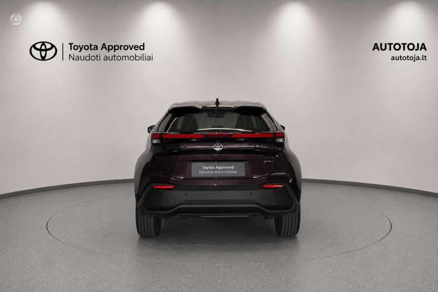 Фиолетовый Тойота C-HR 2024 в Каунас, объемом двигателя 1.80 л и пробегом 26 тыс. км за 29500 €, фото 5 на AUTOMOTO.COM.LV
