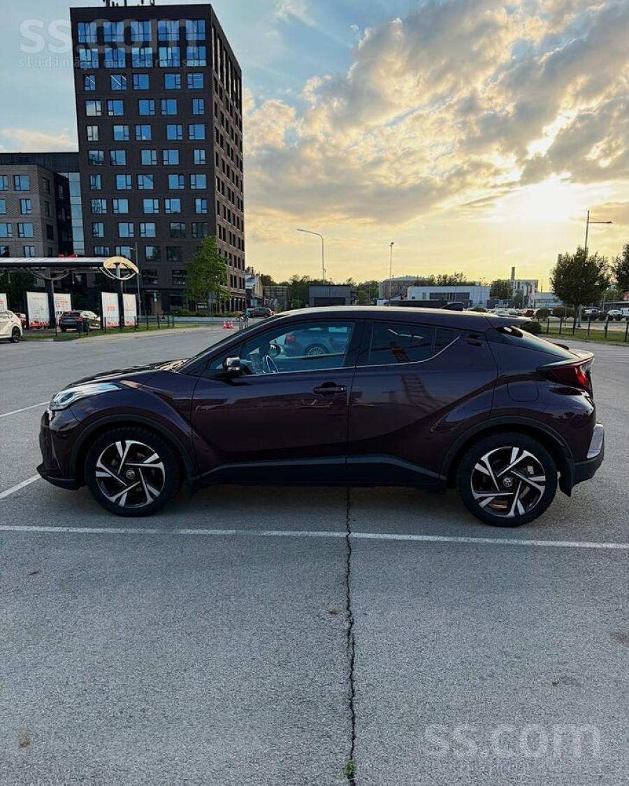 Фиолетовый Тойота C-HR 2022 в Рига, объемом двигателя 1.80 л и пробегом 53 тыс. км за 21400 €, фото 3 на AUTOMOTO.COM.LV