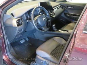 Violet Toyota C-HR 2022 in Tallinn, with an engine capacity of 1.80 L and mileage of 65 thousand km for 22500 €, photo 5 on AUTOMOTO.COM.LV