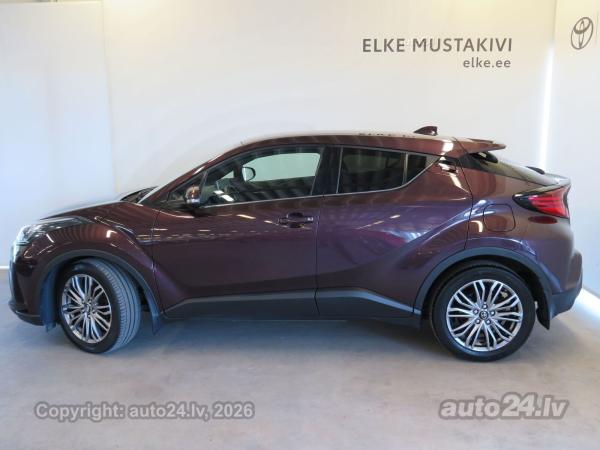 Фиолетовый Тойота C-HR 2022 в Таллин, объемом двигателя 1.80 л и пробегом 65 тыс. км за 22500 €, фото 2 на AUTOMOTO.COM.LV