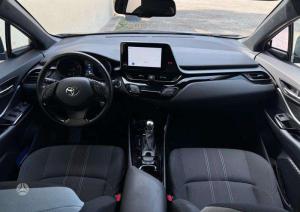 Violet Toyota C-HR 2022 in Kaunas, with an engine capacity of 1.80 L and mileage of 38 thousand km for 21999 €, photo 5 on AUTOMOTO.COM.LV