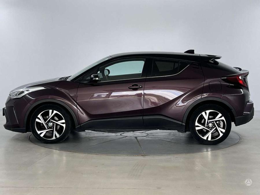 Фиолетовый Тойота C-HR 2023 в Вильнюс, объемом двигателя 1.80 л и пробегом 104 тыс. км за 23900 €, фото 4 на AUTOMOTO.COM.LV