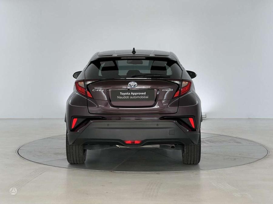 Фиолетовый Тойота C-HR 2023 в Вильнюс, объемом двигателя 1.80 л и пробегом 104 тыс. км за 23900 €, фото 5 на AUTOMOTO.COM.LV