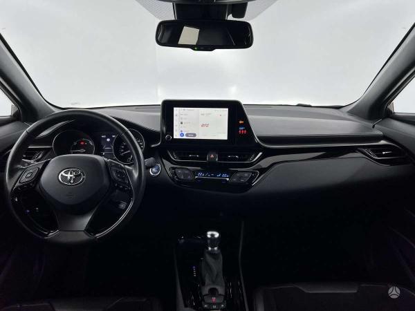 Violet Toyota C-HR 2023 in Vilnius, with an engine capacity of 1.80 L and mileage of 104 thousand km for 23900 €, photo 9 on AUTOMOTO.COM.LV