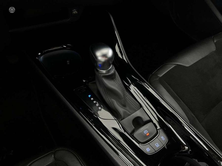 Фиолетовый Тойота C-HR 2023 в Вильнюс, объемом двигателя 1.80 л и пробегом 104 тыс. км за 23900 €, фото 23 на AUTOMOTO.COM.LV