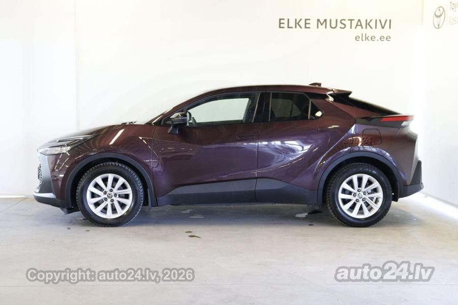Violets Toyota C-HR 2024 Tallina, ar dzinēja tilpumu 1.80 L un nobraukumu 19 tūkst. km par 27500 €, foto 4 vietnē AUTOMOTO.COM.LV