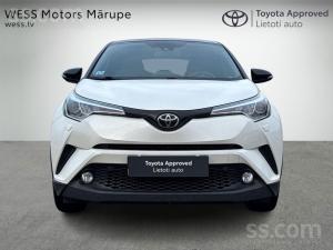 White Toyota C-HR 2017 in Riga, with an engine capacity of 1.20 L and mileage of 119 thousand km for 14990 €, photo 5 on AUTOMOTO.COM.LV
