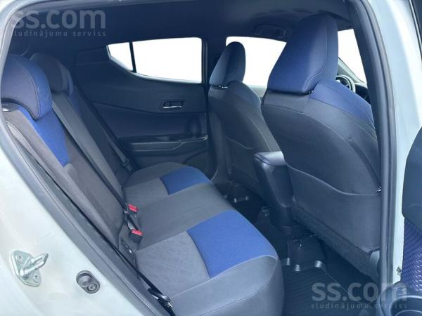 Balts Toyota C-HR 2017 Rīga, ar dzinēja tilpumu 1.20 L un nobraukumu 119 tūkst. km par 15990 €, foto 7 vietnē AUTOMOTO.COM.LV